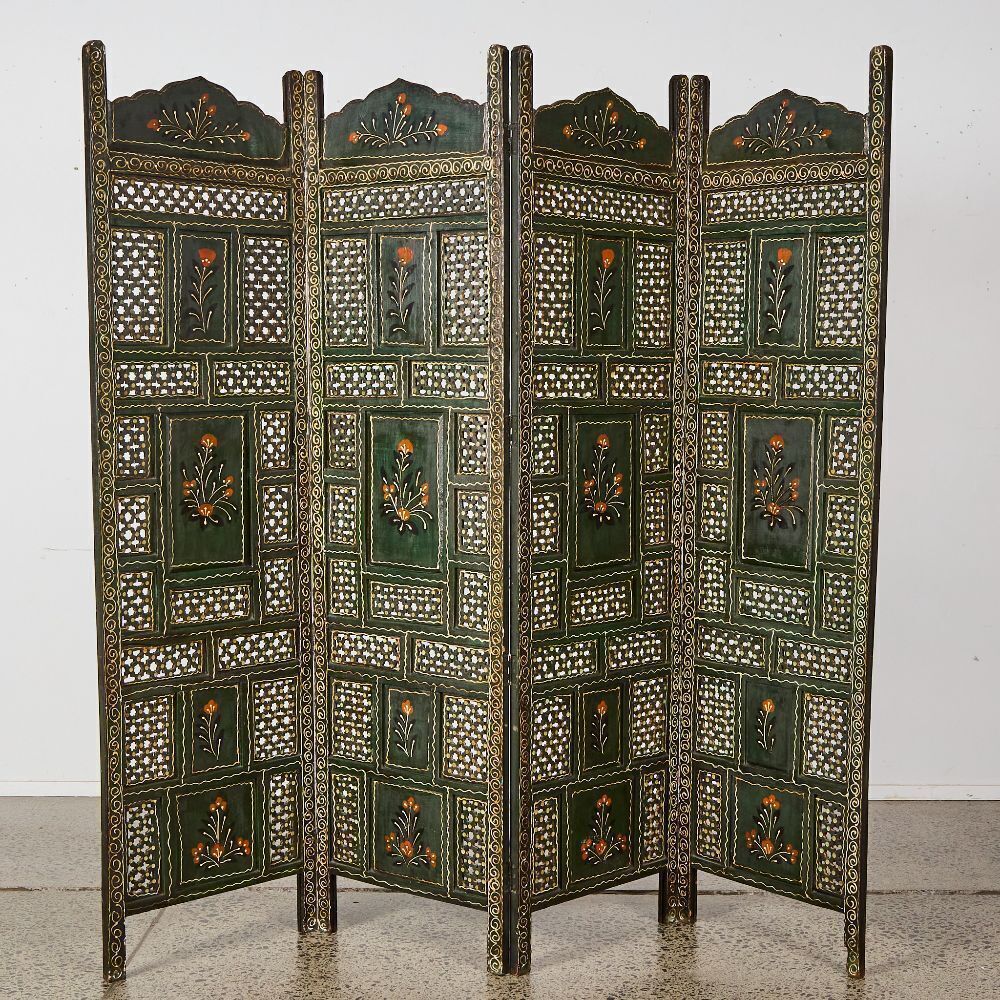 A Thai Privacy Screen