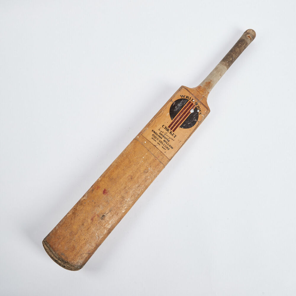 A Max Burgess Vintage World Series English Willow Cricket Bat