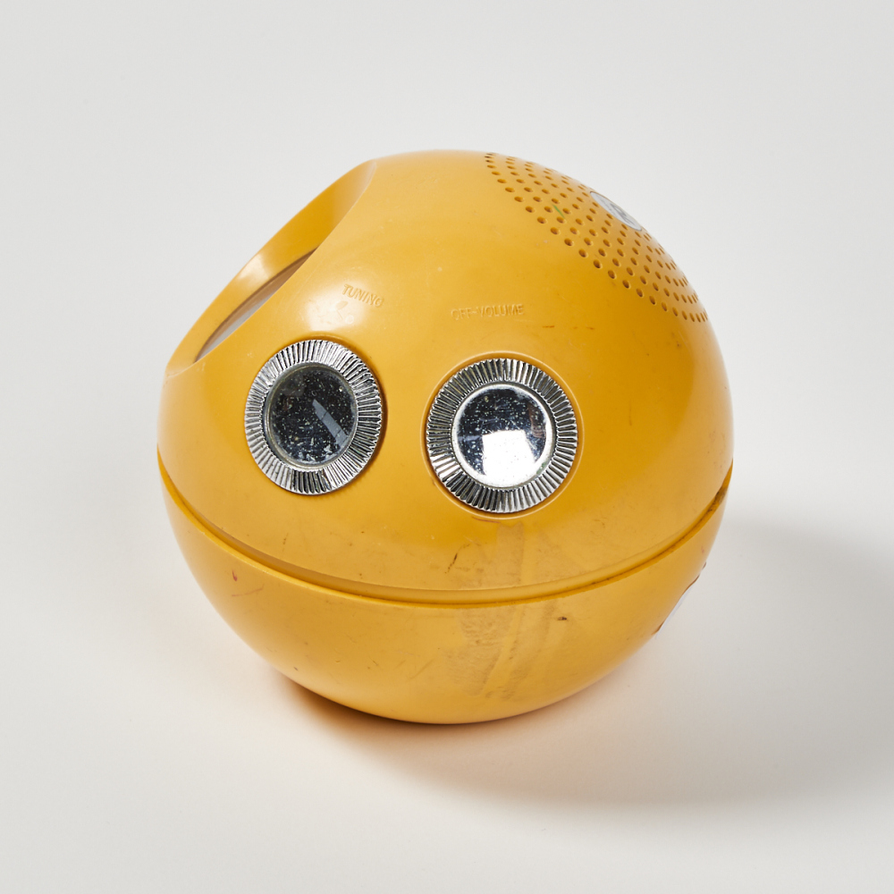 A Retro National R-70S Transister