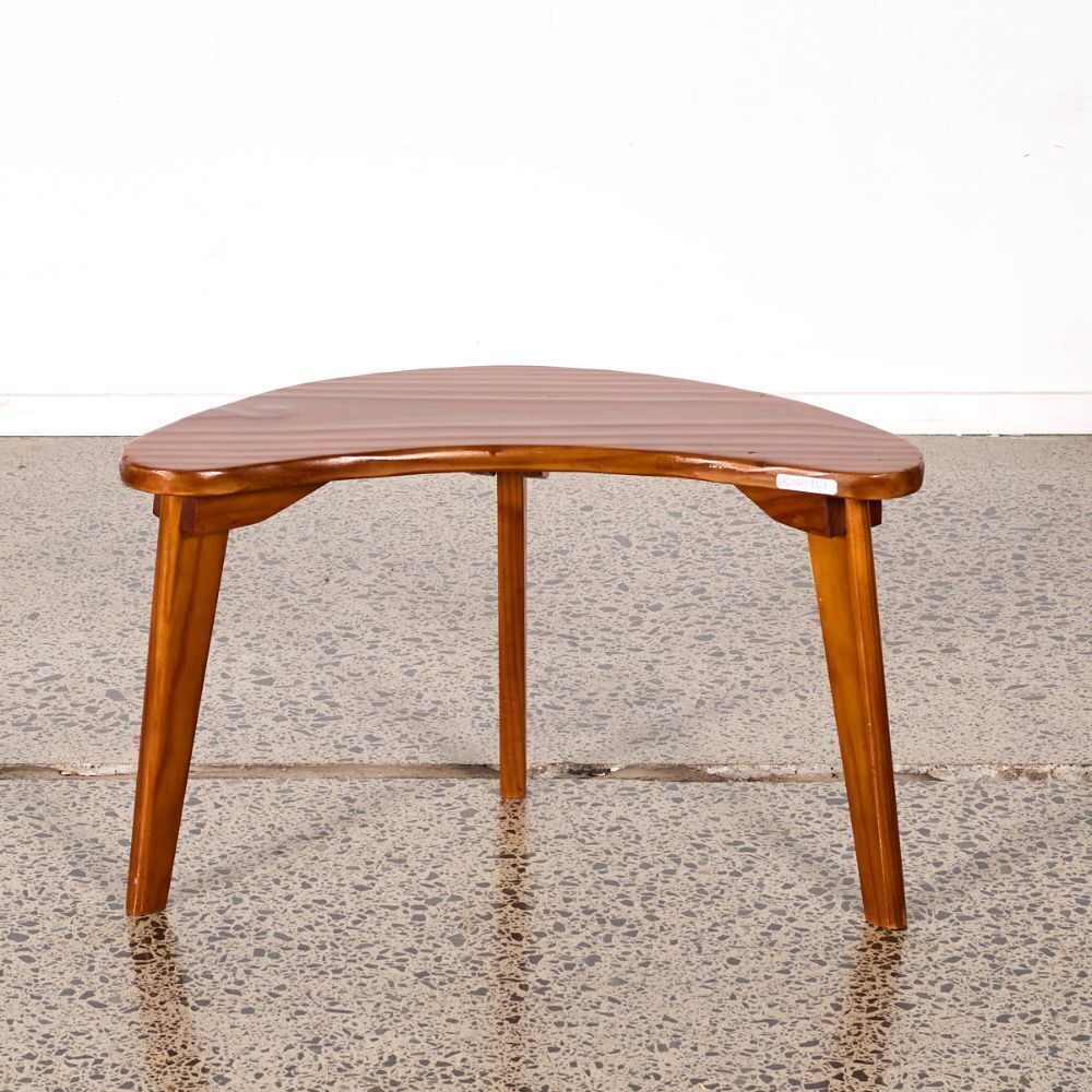 A Mid-Century Kidney Form Table