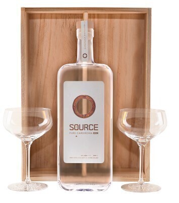(1) The Cardrona Distillery 'The Source' Pure Gin With Spiegelau ...